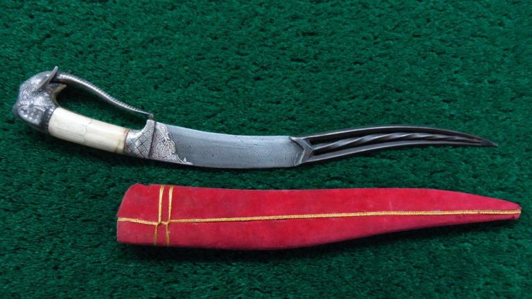 Bladed Weapons - Merz Antique Firearms Bladed Weapons