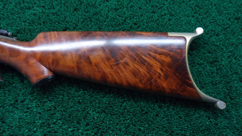 You think you've seen nice wood on a rifle? No, you haven't ! Have a ...